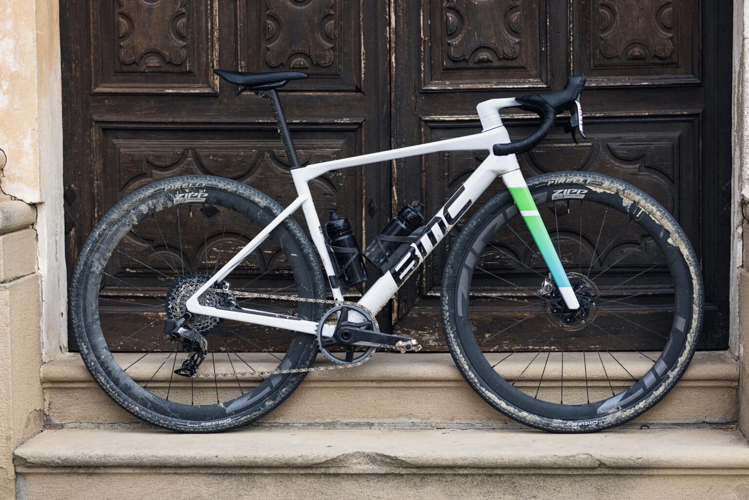 100% Getest: de nieuwe BMC Kaius 01 gravelbike - Grinta!